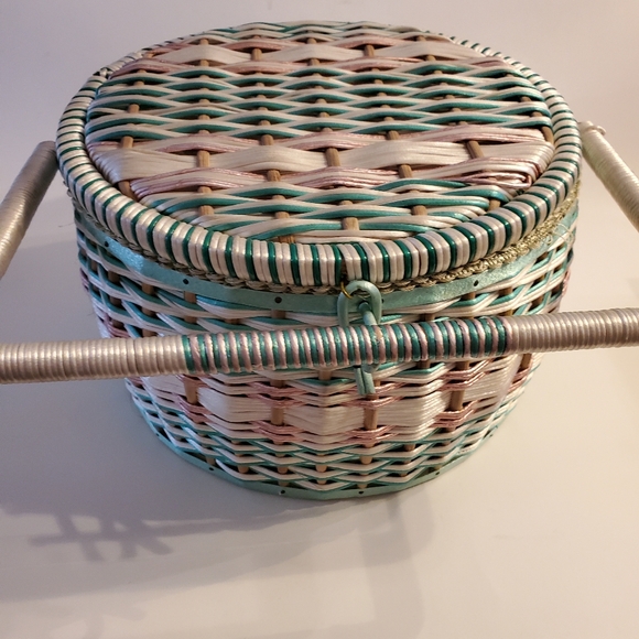 Unique Vintage | Office | Vintage Wicker Sewing Basket Satin Lining 96s ...